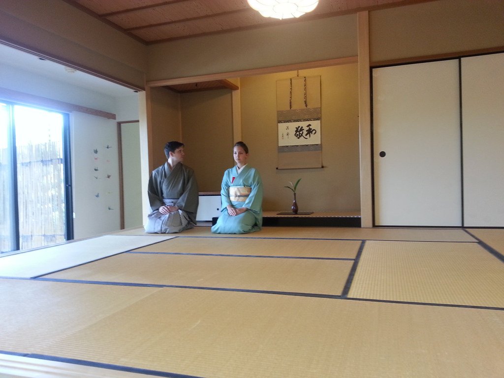 Seiza_Traditional_Japanese_Sitting_Style | Kyuhoshi