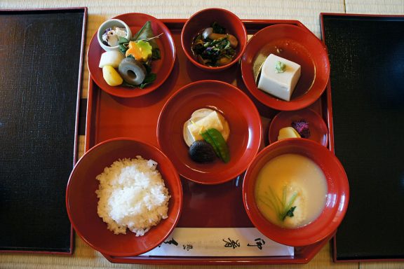 10 Famous Foods to Eat in Kyoto | Food Guide | Kyuhoshi
